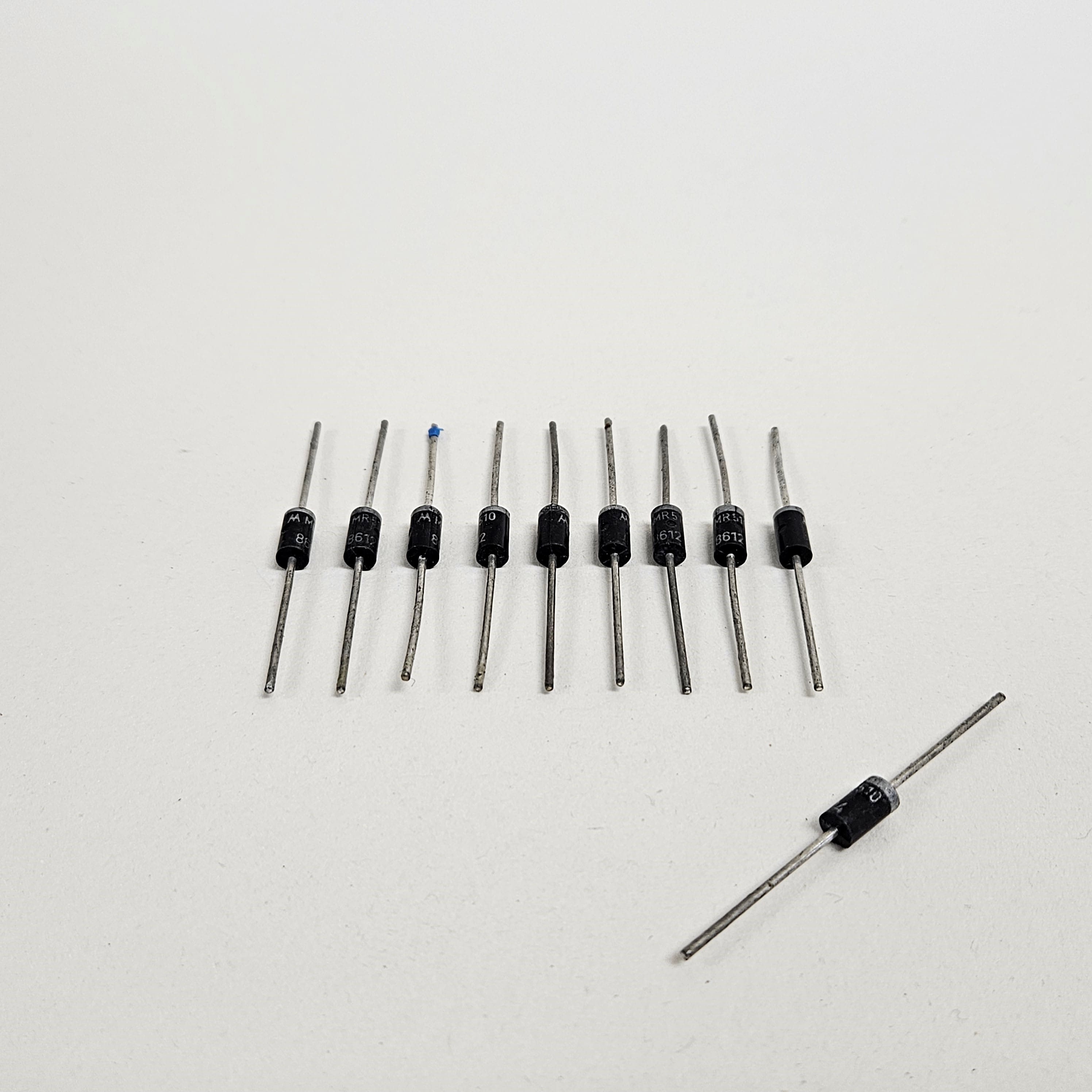 MR510 MOTOROLA RECTIFIER DIODES NOS 3 AMP 1000 VOLT 10 PIECES - Langrex